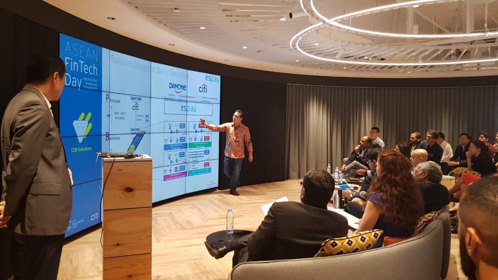 About Us | SQUARE GATE ONE